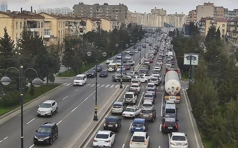 Paytaxtda sıxlıq olan yollar
